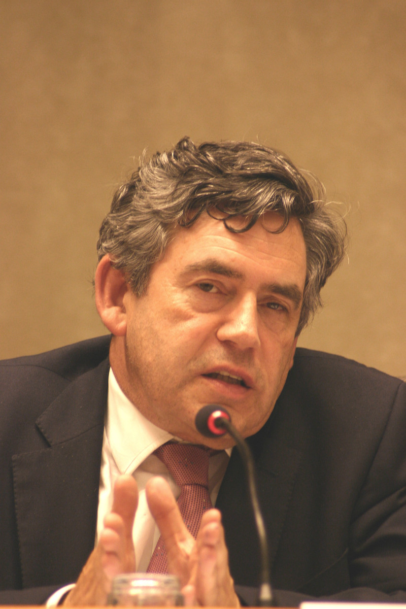 Barroso urges UK's Brown to become EU team-player